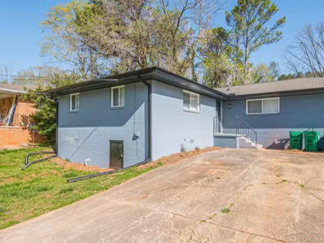 2bd/1ba Unit near highway close by Downtown Decatur! 1506 Jan.