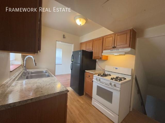 2bd/1bth two story apartment home