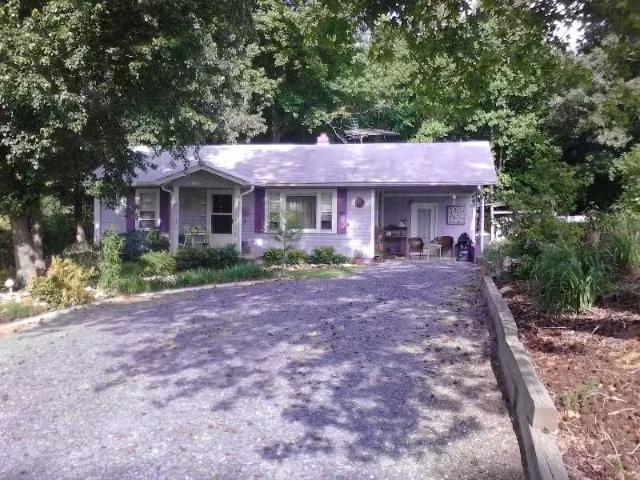 2BD 1BA house in the country 315 Flint Hill Rd