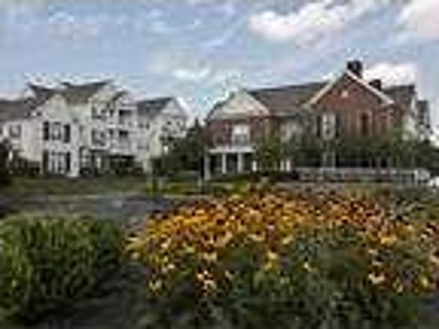 2BD 2BA Available $1448/Month