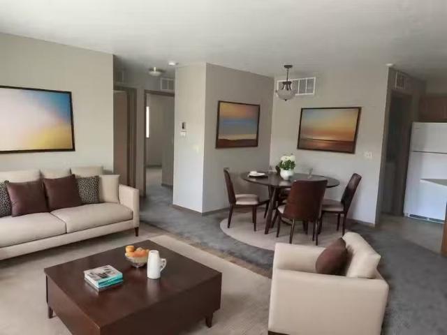 2bed/1bath East Briar Estates
