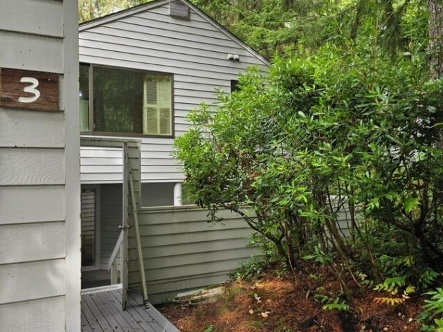 2bed/2bath located in Gated Salishan Hills