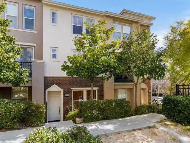 2Bed 2.5 Bath With Office and Garage San Elijo Hills 1162 Elf.