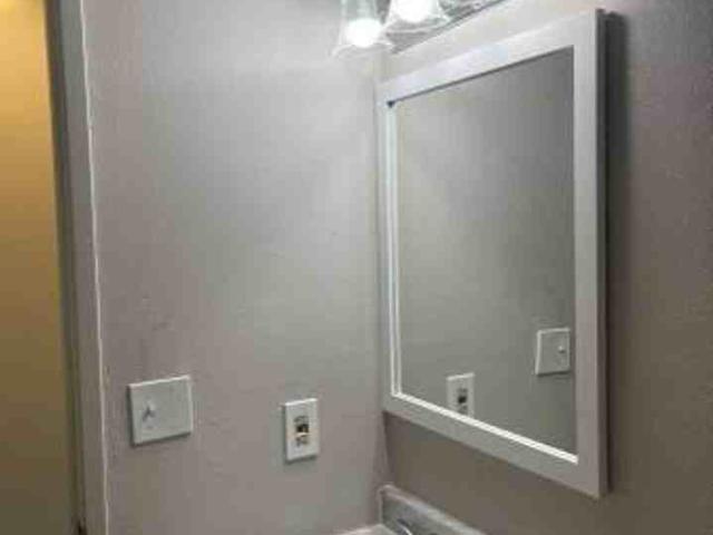 2Bedoom 1Bath 2 Bedroom Apartment for Rent at 12450 Se Powell Ct, Portland, OR 97236 Powellhurst Gilbert