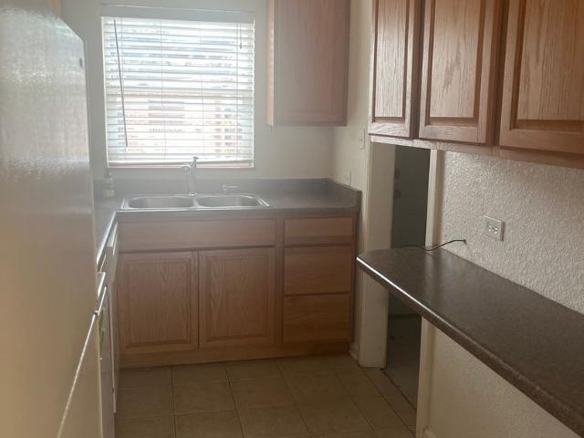 2bedroom Duplex with PRIVATE YARD