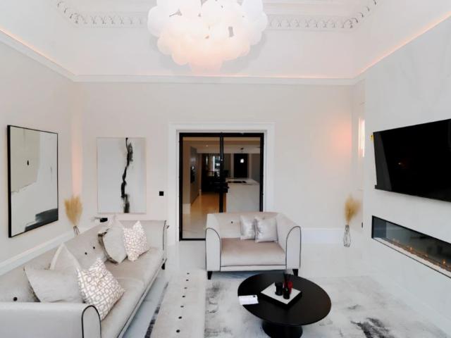 2Bedrooms, 3Bathrooms