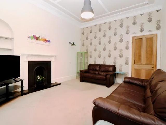 2Bedrooms, 1Bathrooms