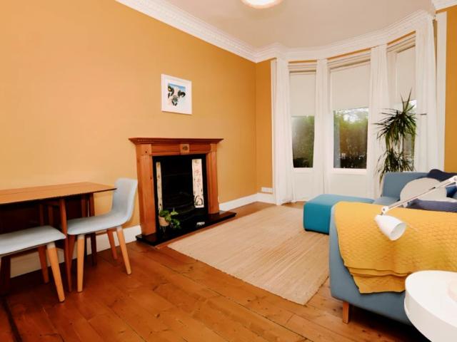 2Bedrooms, 1Bathrooms