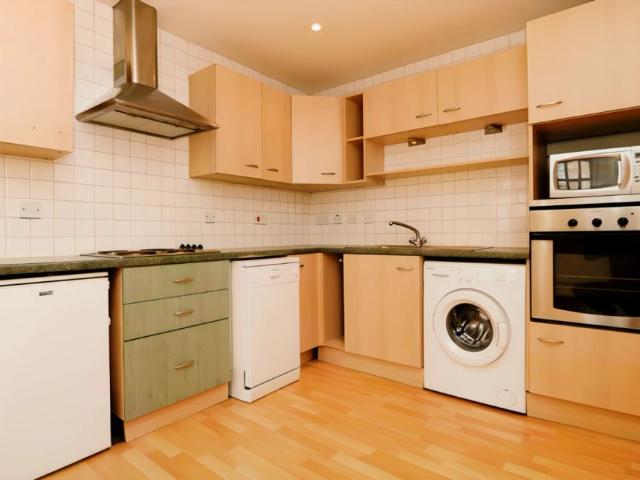 2Bedrooms, 1Bathrooms
