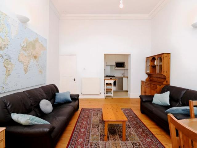 2Bedrooms, 1Bathrooms