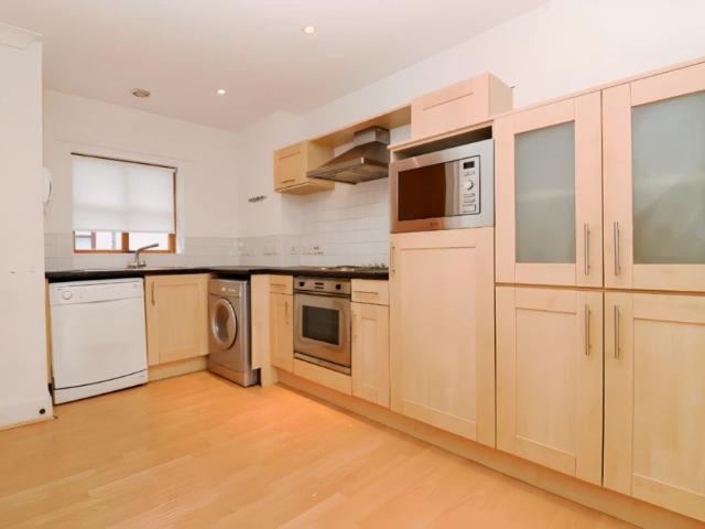 2Bedrooms, 1Bathrooms