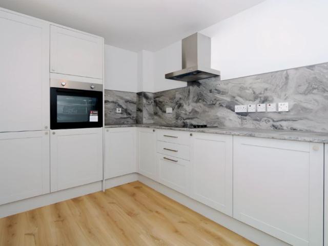 2Bedrooms, 1Bathrooms