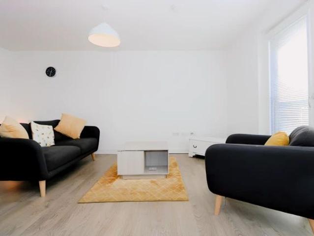 2Bedrooms, 2Bathrooms