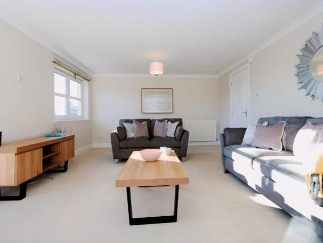 2Bedrooms, 2Bathrooms