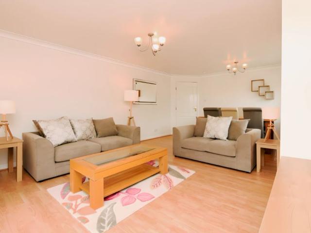2Bedrooms, 2Bathrooms