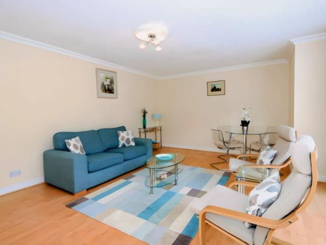 2Bedrooms, 2Bathrooms
