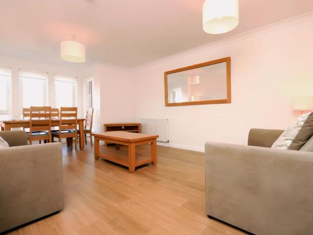 2Bedrooms, 2Bathrooms