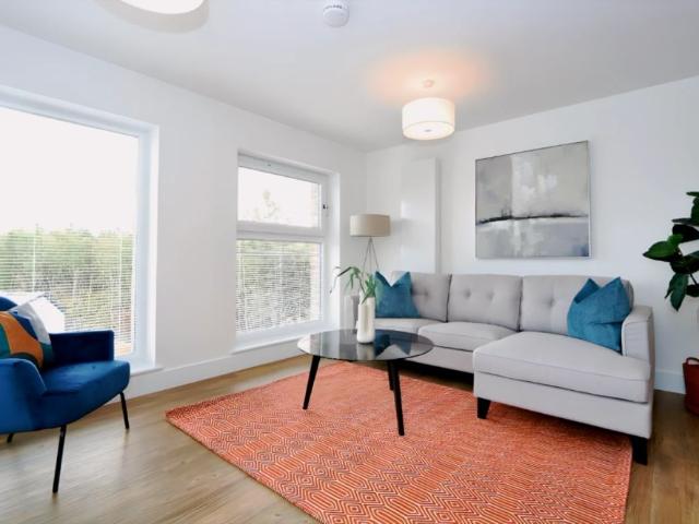 2Bedrooms, 2Bathrooms