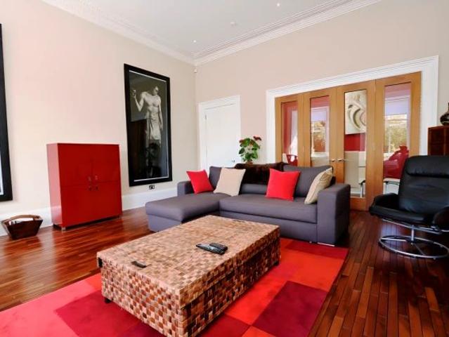 2Bedrooms, 2Bathrooms