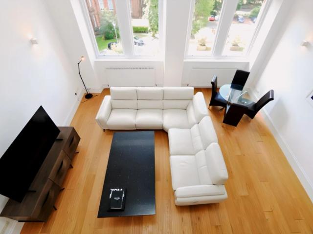 2Bedrooms, 2Bathrooms