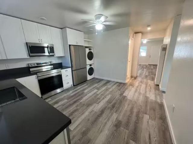 2BR/1.0BA 8320 8322 Fresno Avenue