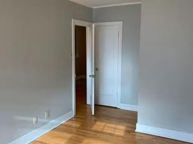 2BR/1.0BA 101 Winnie St