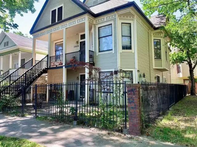 2BR/1.0BA 1504 E Street