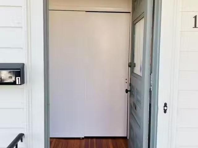 2BR/1.0BA 1548 Smith St