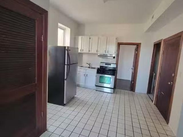 2BR/1.0BA 2230 S. Kedzie