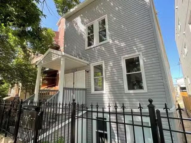 2BR/1.0BA 2424 W. Iowa St