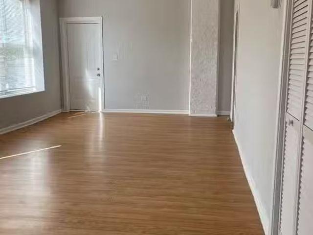 2BR/1.0BA 2917 W. Cermak Rd