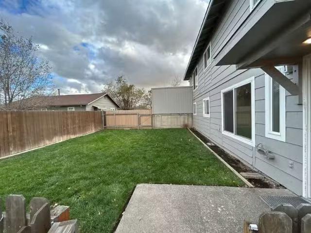 2BR/1.0BA 2 Bedroom / 1 Bathroom Ground Level Apartment in Ma.