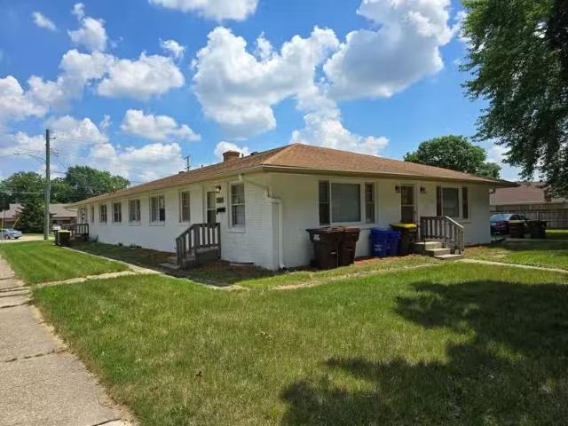 2BR/1.0BA A nice 2 bedroom rental