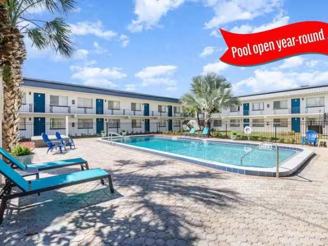 2BR/1.0BA Aqua Apartment Homes