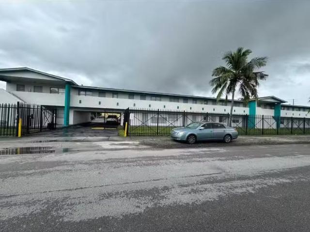2BR/1.0BA LP 02: Sunny Isles Apartments