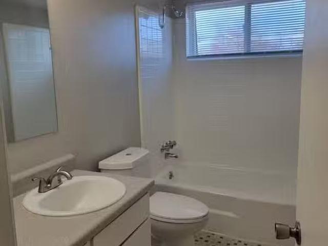 2BR/1.0BA Norman Oaks Apartments