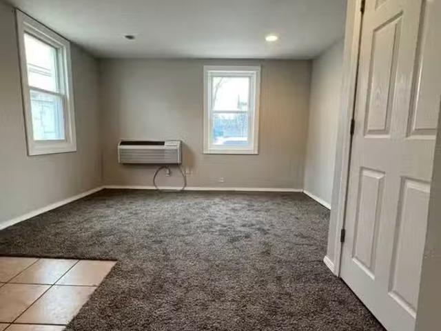 2BR/1.0BA Rose St