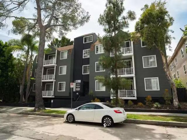 2BR/2.0BA 685 Kelton Ave
