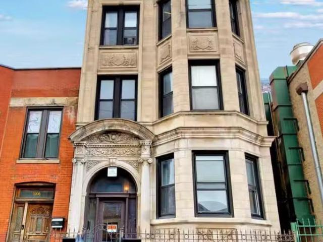 2BR/2.0BA 1004 S. Oakley