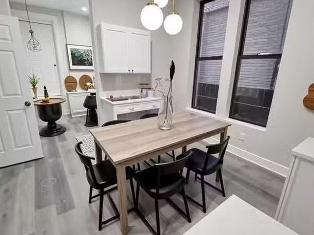 2BR/2.0BA 1641 S. California