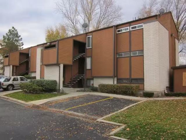 2BR/2.0BA 2408 S Elizabeth St #1