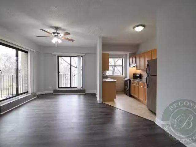 2BR/2.0BA The Legacy HB at Clarendon Park