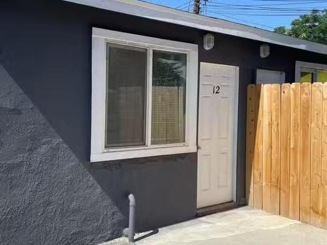 2BR/2.0BA Convenient Living Awaits: Spacious Units Near Essen.