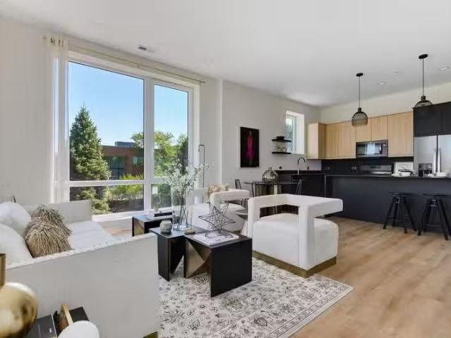 2BR/2.0BA Lakeland Lofts Luxury Apartments