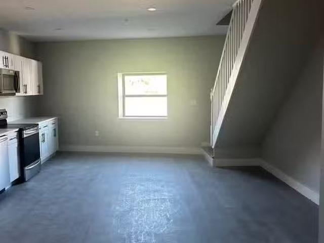2BR/2.0BA Lofts @ Spruce