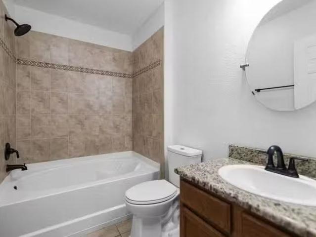 2BR/2.0BA Palm pointe