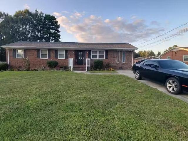 2BR 1.5BA 123 Lester Ct, Burlington, NC 27217