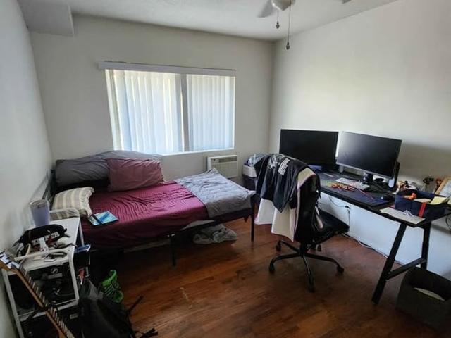 2br 2 beds 1 bath Apartment Sublet near USC