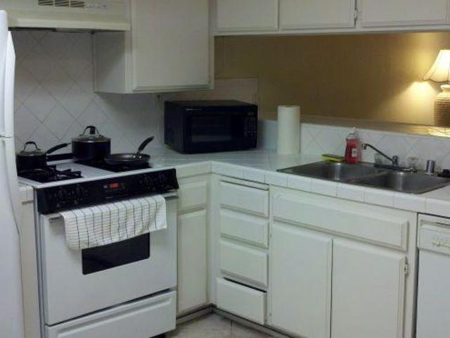 2br 865ft² 2 br 1/5 bath unfurnished long term leasing FREE WIFI! map