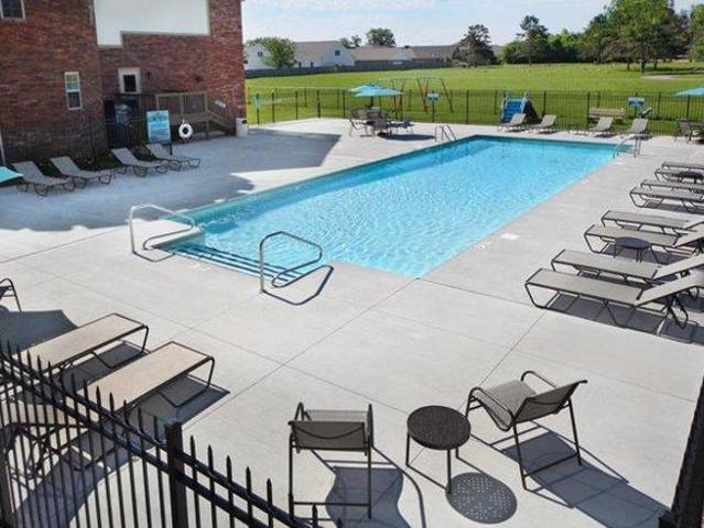 2br ``` GREAT SPACE ``` GREAT CLOSETS ``` CONVENIENT WD HKP ``` Evansville~Abbey Court Apts